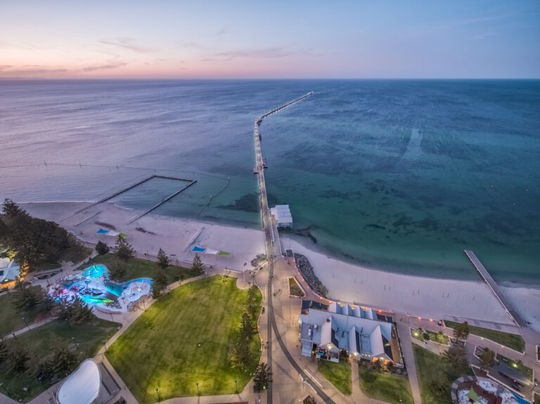 Visitor Information - Busselton Jetty